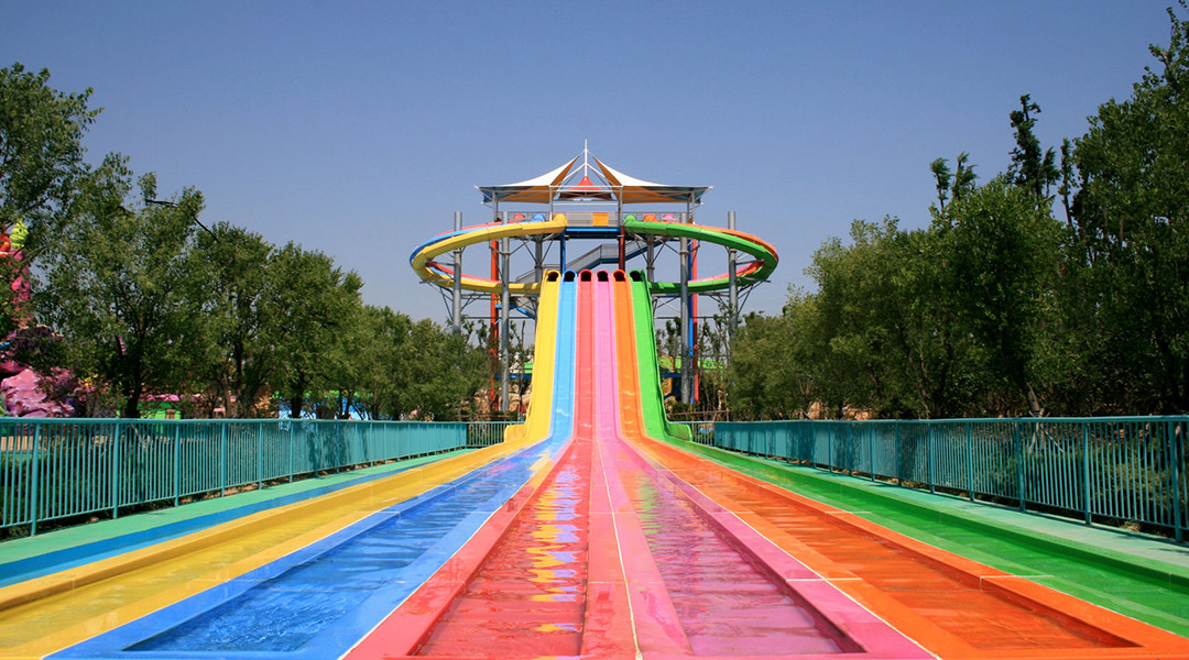 What Are the Most Exciting Racing Slides for Water Parks